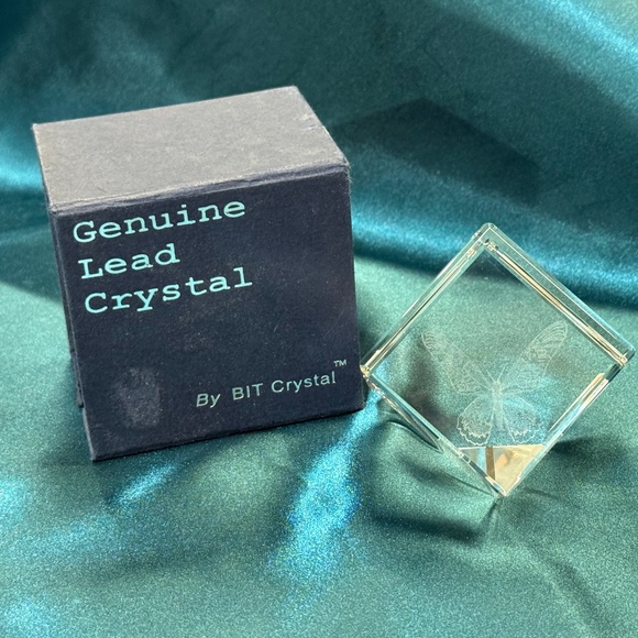 Bit Crystal | Art | Genuine Bit Crystal 3d Laser Etched Butterly Cube ...